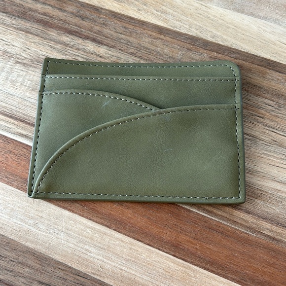 Universal Thread | Bags | Universal Thread Green Card Wallet | Poshmark